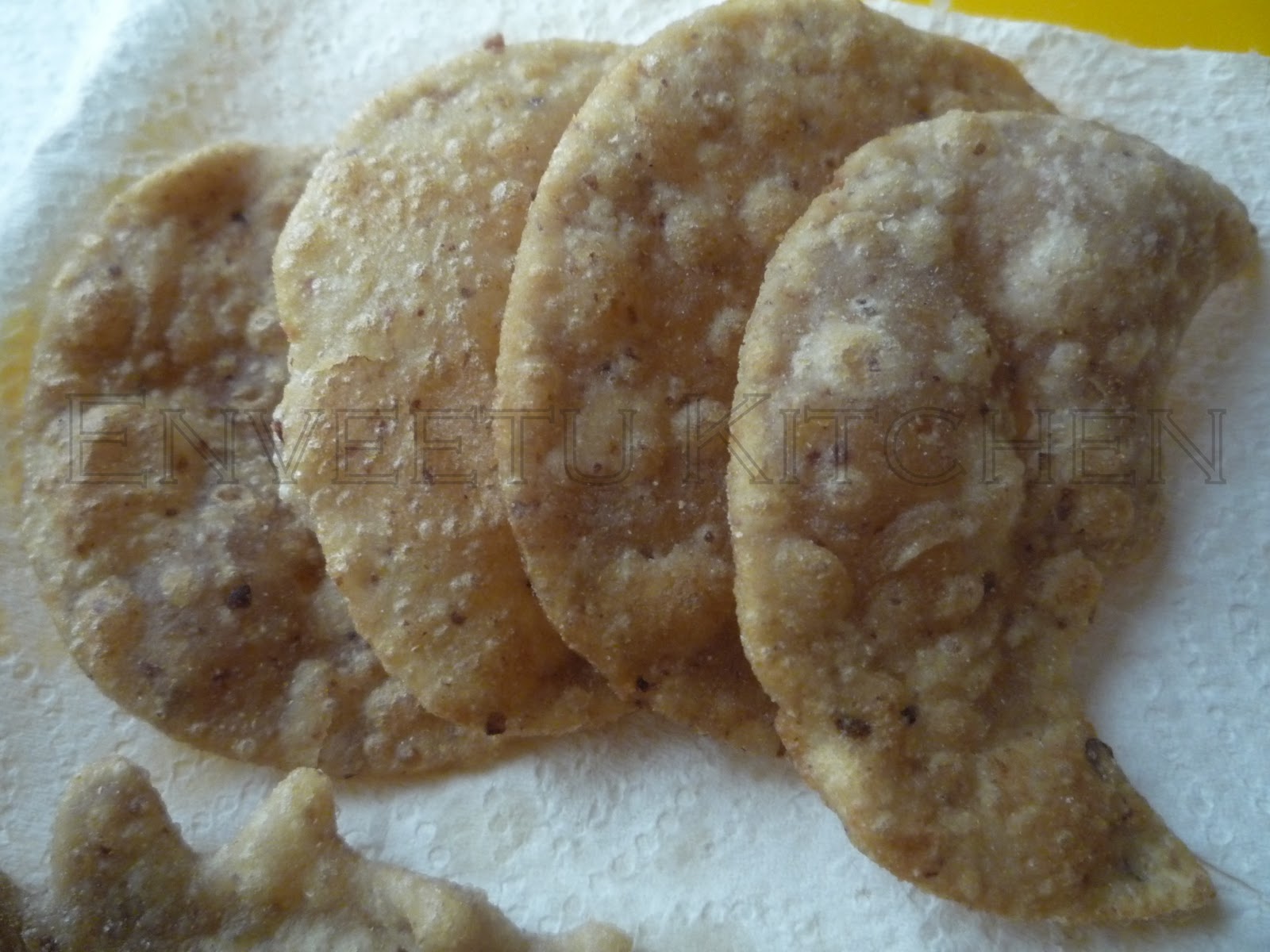 Nutty Poori/Roti - I camp in my kitchen