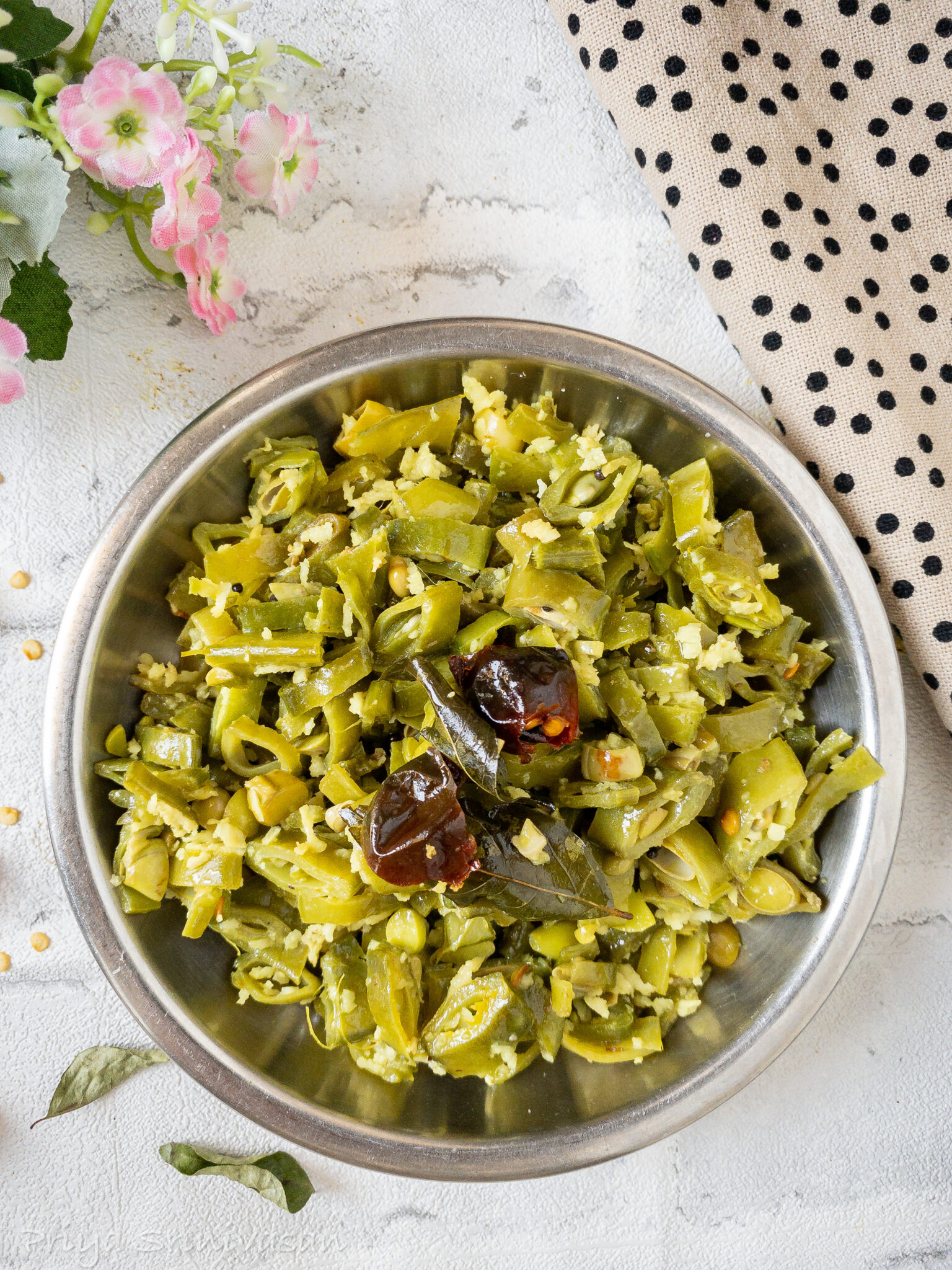 Avaraikkai Poriyal | Broad beans Stir-fry - I camp in my kitchen