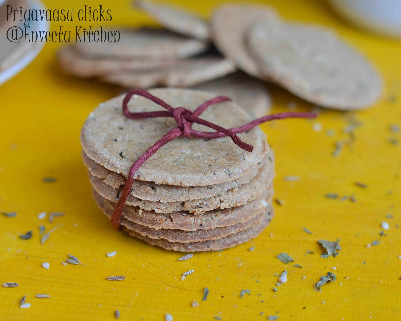 Whole Wheat & Amarnath Flour Baked Mathri - I camp in my kitchen