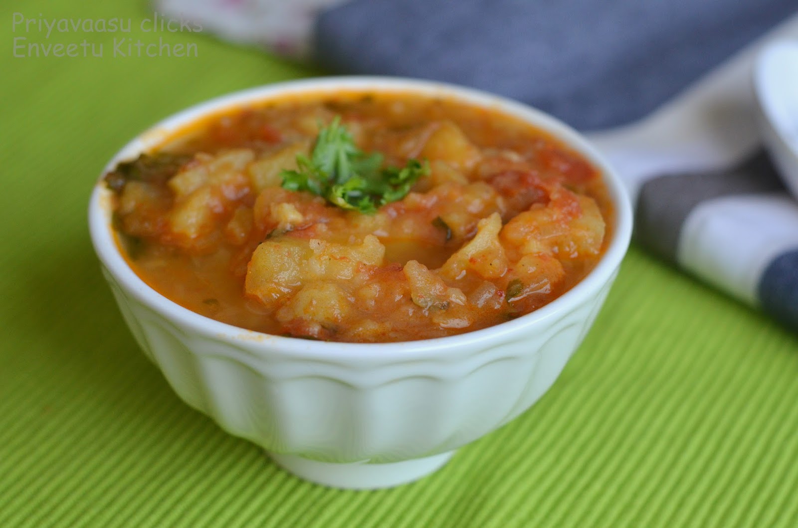 Aloo ke Jhol - Side dish for Roti/Poori - I camp in my kitchen