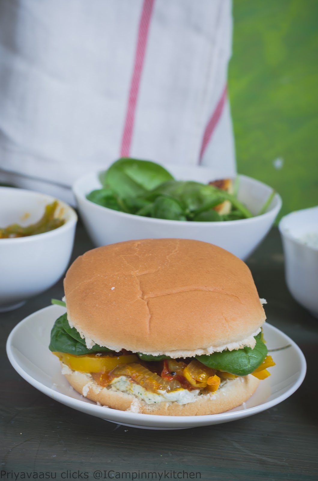 Capsicum & Paneer Burger %- I camp in my kitchen