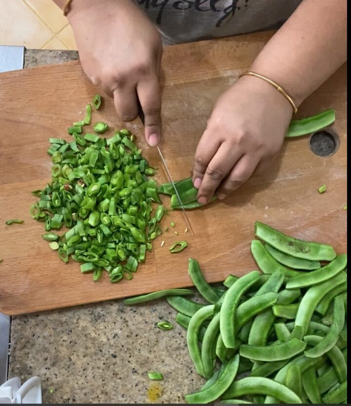 Avaraikkai Poriyal | Broad beans Stir-fry - I camp in my kitchen